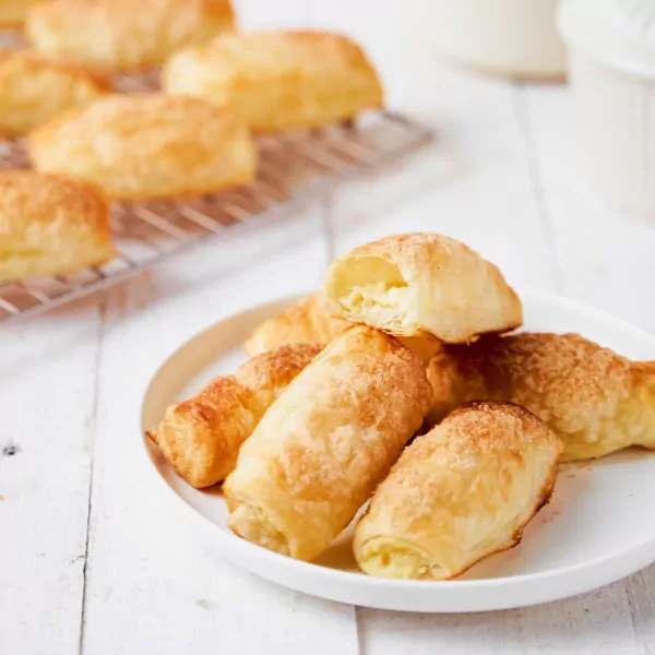 Porto's Style Cheesy Cloud Puffs - Online Gift Delivery - Philippines ...