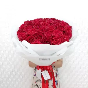 40 Red Roses Bouquet | Online gift Delivery | Flower delivery service ...