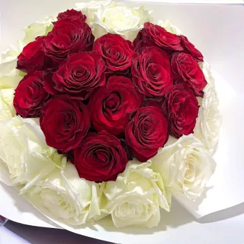 30 Red Roses Heart Bouquet - Potico.co.th | Same-Day Flower Delivery ...