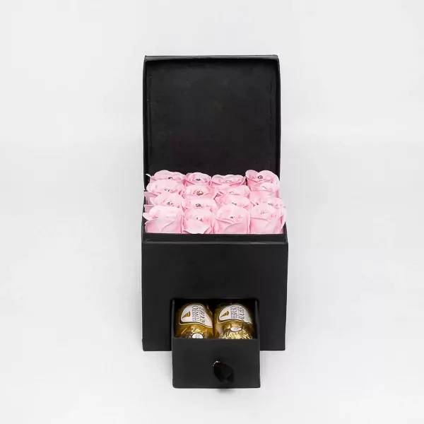 Pink Eternal Love Box | Online gift Delivery | Flower delivery service ...