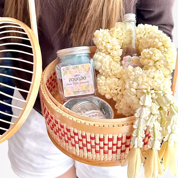 Fragrant Songkran Garland Set | Online gift Delivery | Flower delivery ...